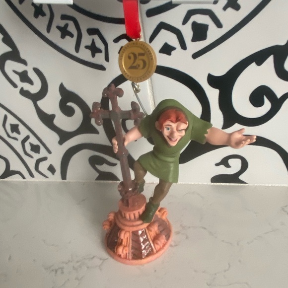 Disney | Holiday | New 22 Disney Store The Hunchback Of Notre Dame ...